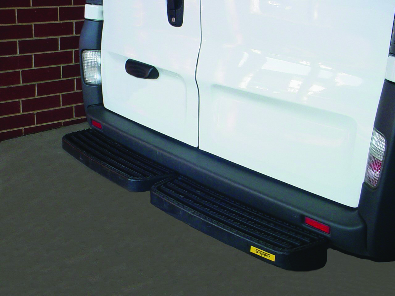 Renault Trafic Rear Step - Superior Grip - KRS Australia